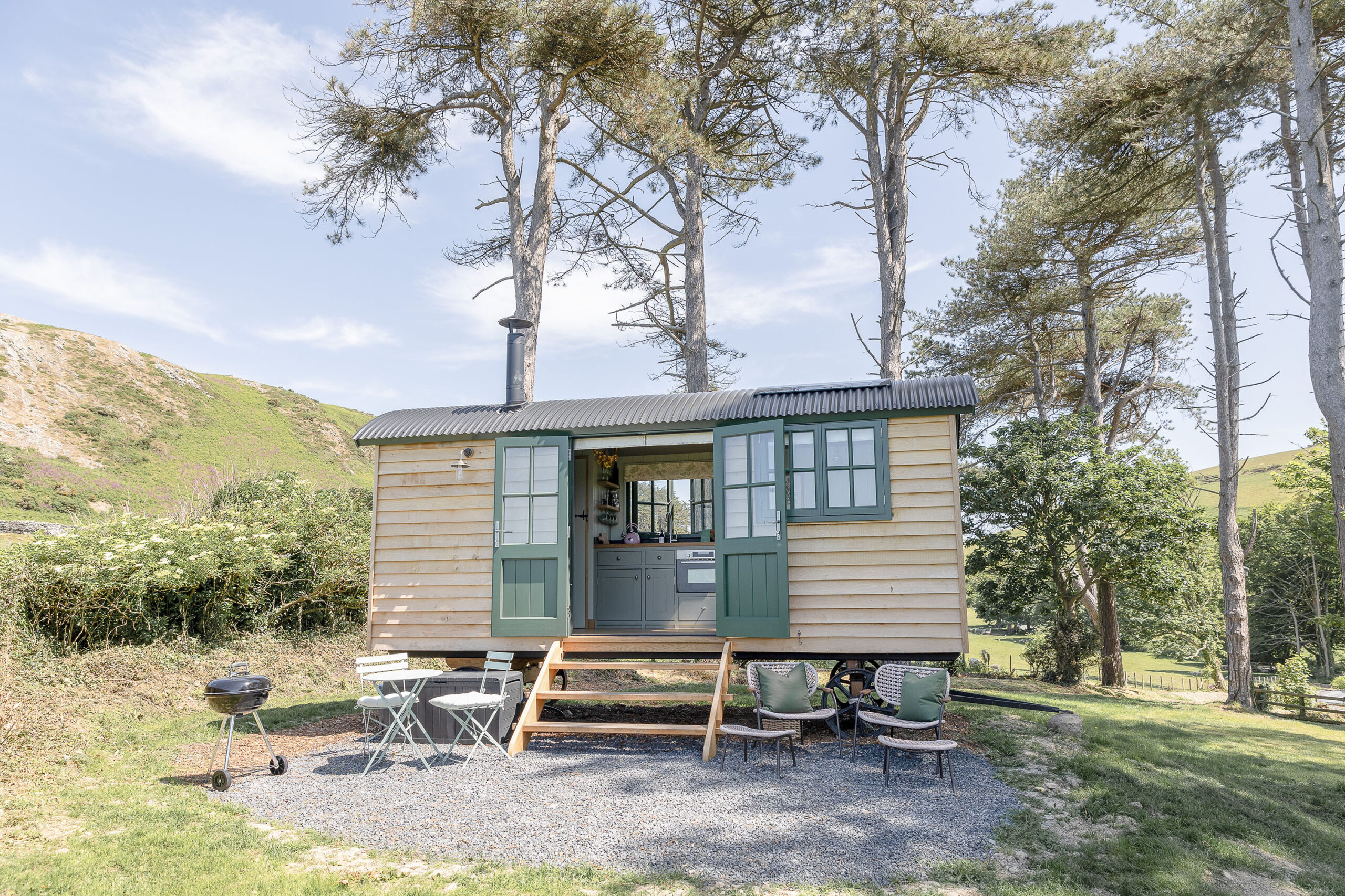 The Shepherd Hut, Wales - Kip Hideaways